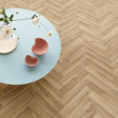 Oak Chevron Effect Vinyl Flooring 6m x 4m (24m2)