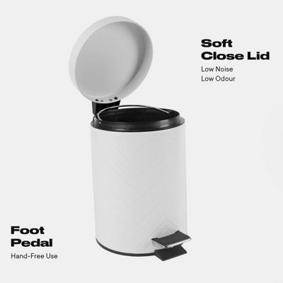 Small rubbish bin store