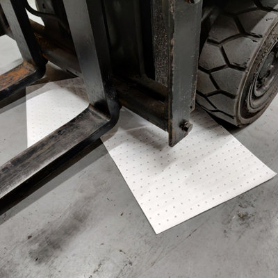 Oil Absorbent Pads - Hydrophobic Oil, Fuel Soak Up Mats 1Ltr Per Pad ...