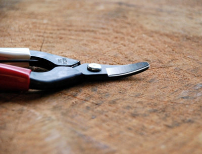 Okatsune KST301 Harvest Snips Curved Blade