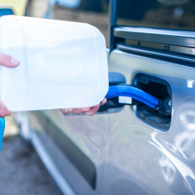 One Chem AdBlue Diesel Exhaust Fluid Additive, 2 x 5 Litres, Easy Pour ...