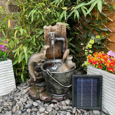 Otters at Tap Animal Animal Fountain Solar Water Feature | DIY at B&Q