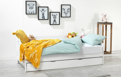 OUT & OUT Ellison Single Bed with Pull-out Trundle - Natural
