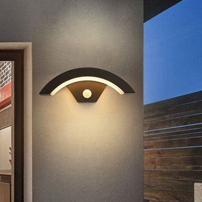 Outdoor Curved Sensor LED Wall Light Outside Garden