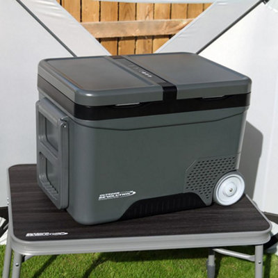 Outdoor Revolution Eco Deep 24V Extreme 35L Compressor Car Picnic ...