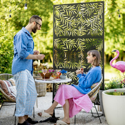 Outsunny 6.5FT Metal Outdoor Privacy Screen Panel w/ Stand and ...