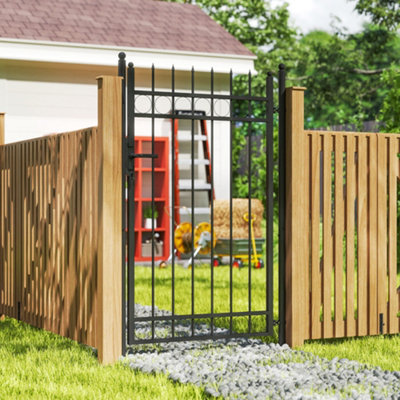 Outsunny Galvanised Steel Garden Fence Gate Security Barrier with Lock ...