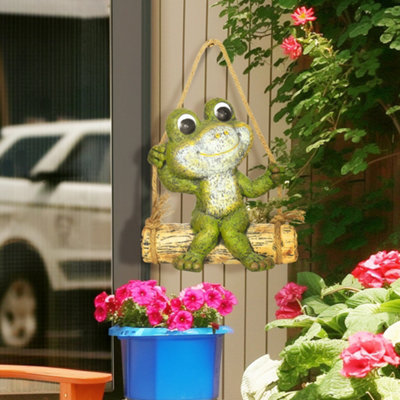 Outsunny Hanging Frog on Swing Sculpture Garden Statue Indoor Outdoor ...