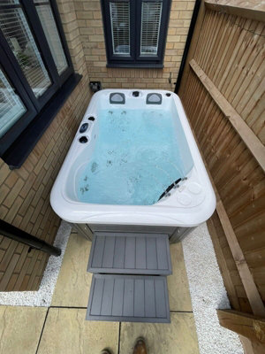 Palm Spas Dual Lounger 3 Seat Hot Tub American Balboa 13amp Plug and ...