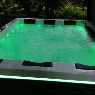 Palm Spas Elise 6 Seater Hot Tub American Balboa 32 AMP - Music and LED ...
