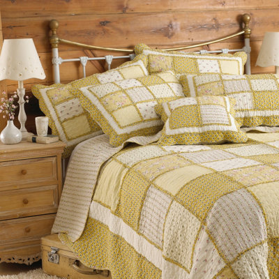 Paoletti Honeybee Patchwork Bedspread