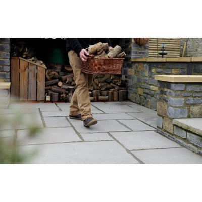 Paving Patio Kit 'The Henbury' Parisian 5.76m2 (2.4m x2.4m)