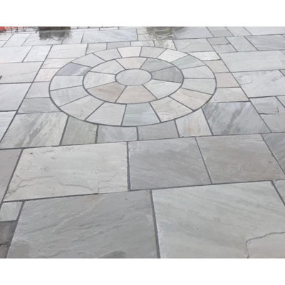 Paving Stones Direct Silver Grey Sandstone Cirlce (2.0m)