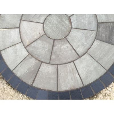 Paving Stones Direct Silver Grey Sandstone Cirlce (2.7m)