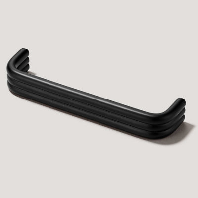 Plank Hardware ALVA Tubular D-Bar Handle - 136mm - Black | DIY at B&Q