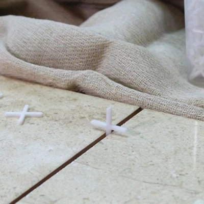 Plastic 3mm Tile Spacer Long Leg Tub of 1000