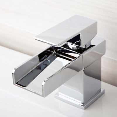 Plum&Clay Casio Polished Chrome Deck-mounted Waterfall Basin Mono Mixer ...