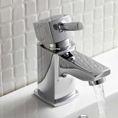 PLUM&CLAY CUBIC CHROME PLATED MINI MONO BASIN TAP WITH WASTE