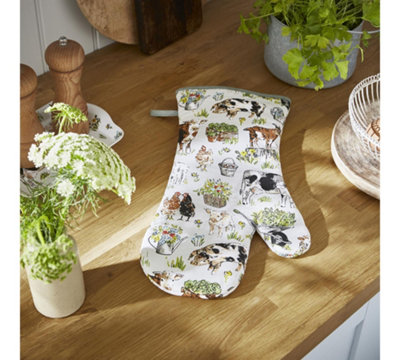 Portman Farm Animal Print Gauntlet Oven Glove | DIY at B&Q