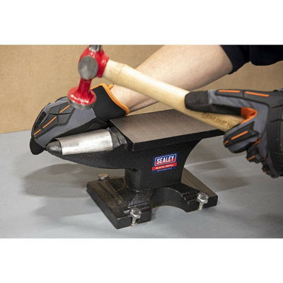 Premium 11kg Cast Iron Anvil with Single Bick for Precision Metalworking