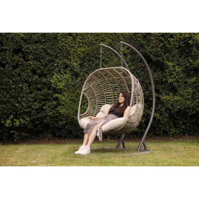 Premium Double Hanging Garden Egg Chair - Wicker Rattan - Outdoor Swing ...