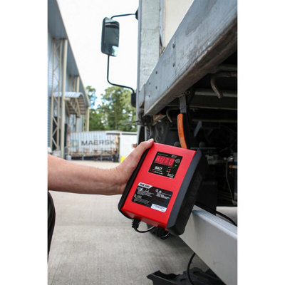 PREMIUM Intelligent Speed Battery Charger - 15A / 10A & 12V / 24V ...