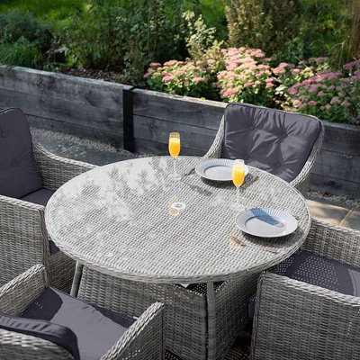 Primrose Living Luxury Rattan 4 Seater Circular Garden Furniture Dining Set in Pebble