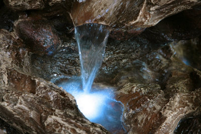 Primrose Rocky River Stone Effect Cascading Garden Patio Water Feature ...