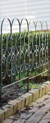 Primrose Triple Arch Garden Edging in Black