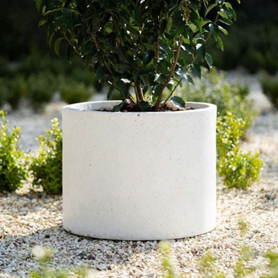 Primrose White Medium Garden Polystone Outdoor Cylinder Planter ...