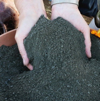 Pro-Grow Standard Rockdust 4mm 1t Bag: Soil compost remineraliser. Rock ...