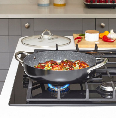 Professional 28cm Family Casserole Pan