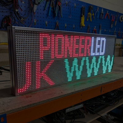 Programmable LED Scrolling Sign PioneerLED P10 163x35cm - Outdoor