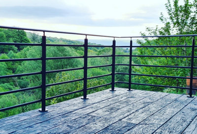 Pure Black Balustrade Kit 1.5m Floor Mounted