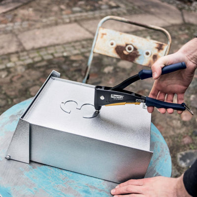 Rapid RP40 Multi Hand Riveter Soft Grip With 150 Rivets, 3 Drills & Case