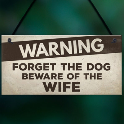 Red Ocean Beware Of The Wife Fathers Day Mum Dad Funny Birthday Gift ...