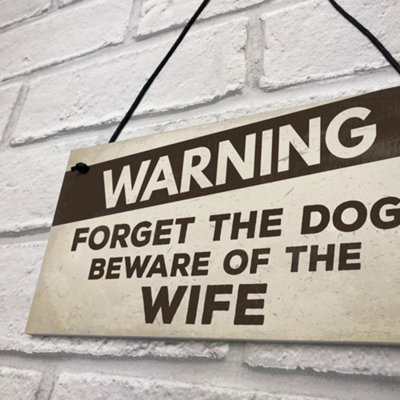 Red Ocean Beware Of The Wife Fathers Day Mum Dad Funny Birthday Gift ...