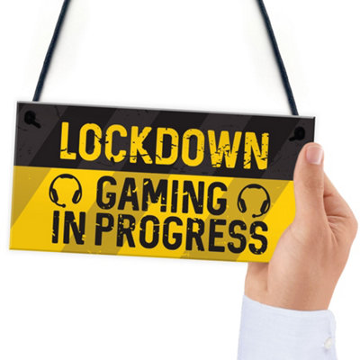 Red Ocean Lockdown Gaming Gifts Novelty Hanging Boys Bedroom Signs ...