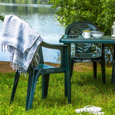 6 seater plastic garden table store