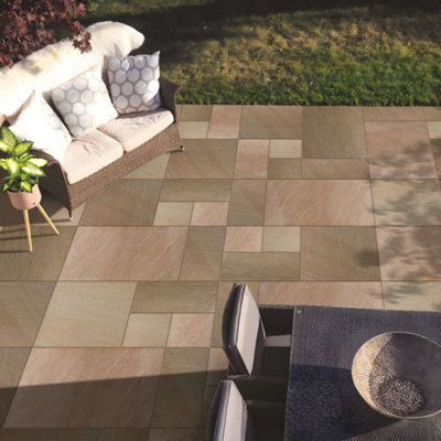 Rippon Buff Riven Sandstone Mixed Patio Paving Slabs 18mm Full Pack ,71 ...