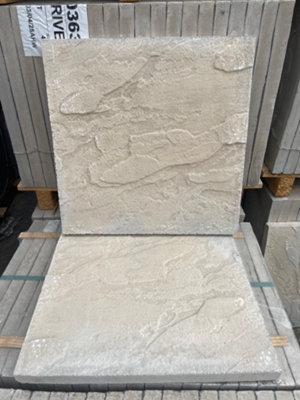 Riven stone Peak Paving slab, 8.1m² (L)450mm (W)450mm Pack of 40 Natural