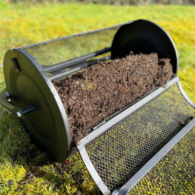 Rolling Garden Lawn Compost Spreader (70 Litre Capacity)
