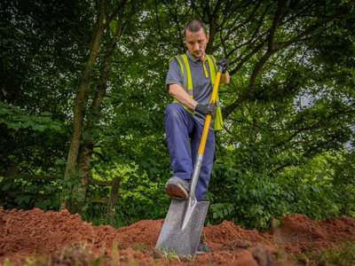 Roughneck 68-223 Digging Spade, Long Handle ROU68223