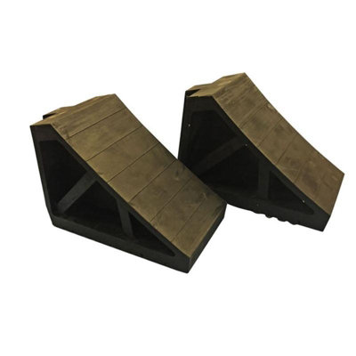 Rubber Wheel Chocks 2.9 KG (PAIR) Class 4/7 - Free Delivery - New - SHS0250