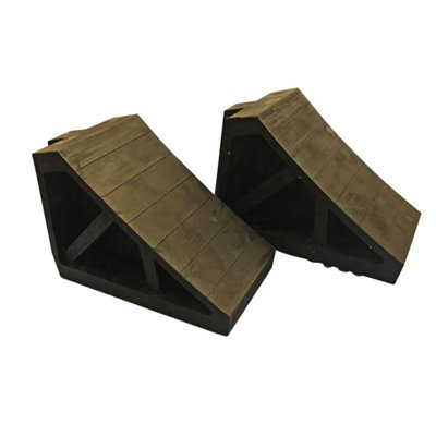 Rubber Wheel Chocks 2.9 KG (PAIR) Class 4/7 - Free Delivery - New - SHS0250