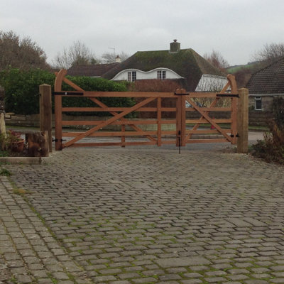 Ruby Hardwood Iroko Curved Heel Gate Ruby Elegant 5 Bar Timber Entrance ...