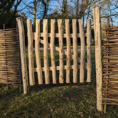 Rustic Picket Hazel Garden Gate 1.2m