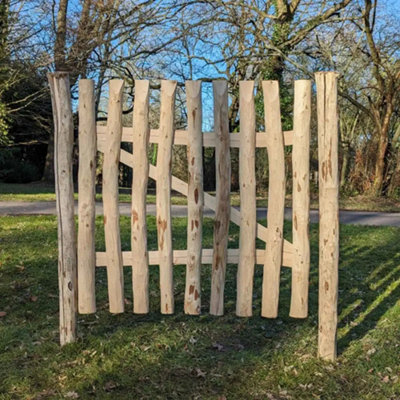 Rustic Picket Hazel Garden Gate 1m | DIY at B&Q