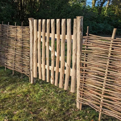 Rustic Picket Hazel Garden Gate 1m | DIY at B&Q