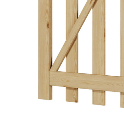 Rustic Spruce All Weather Gate with Door Latch 120cm W x 120cm H